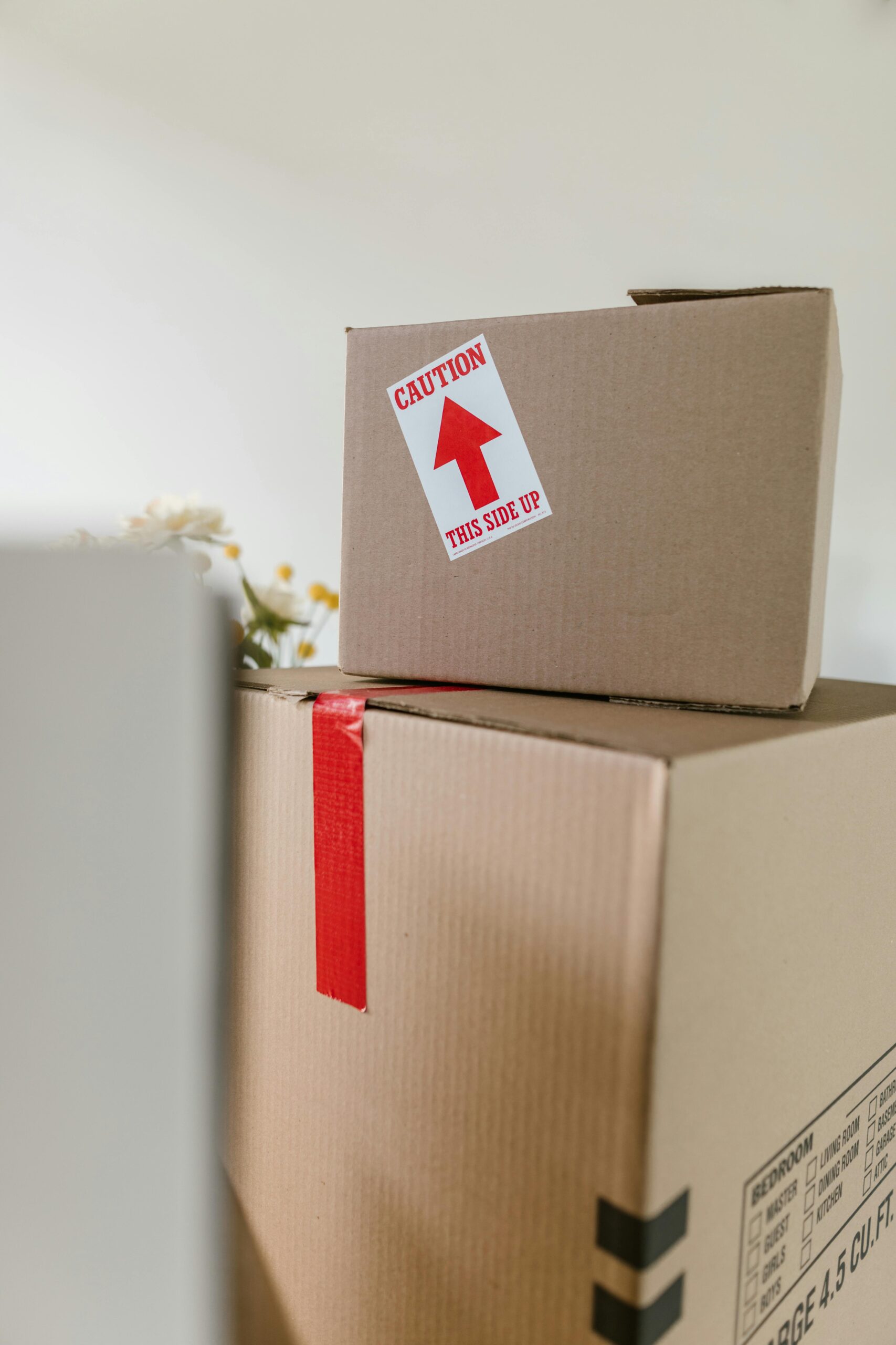 Packing Fragile Items When Moving - Top Tips | AM Removals